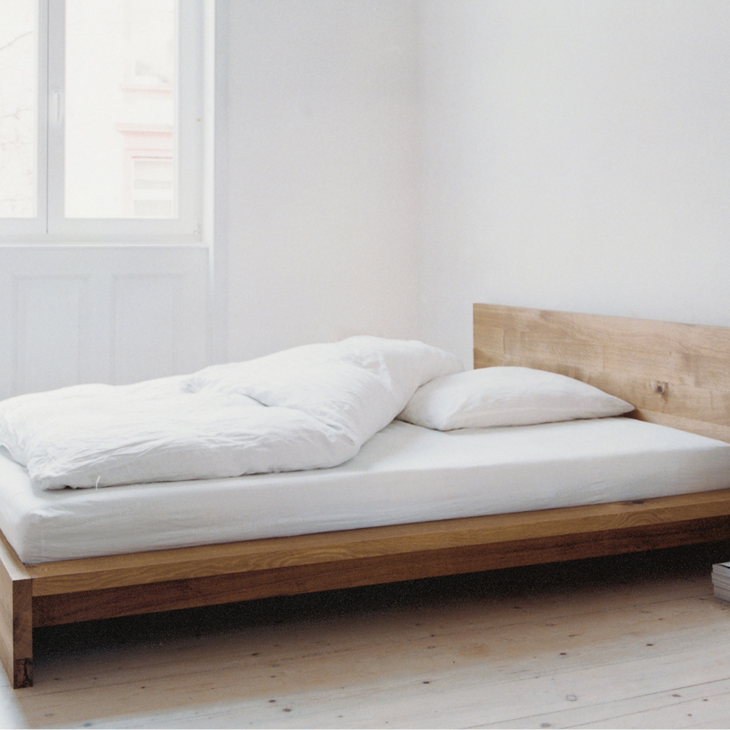 Mo Bed – M2L Furniture